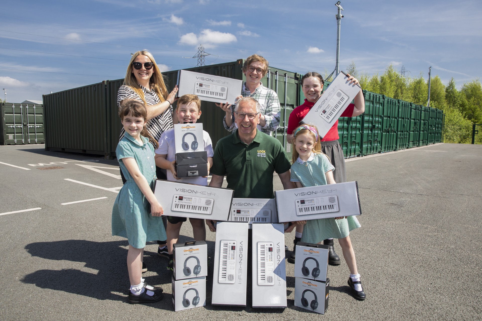 Primary school pupils tune up for music - Lock Stock
